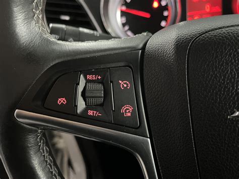 OPEL MOKKA TURBO COSMO PACK TOIT OUVRANT GPS CAMERA REGULATEUR LIMITEUR MARCHE PIED