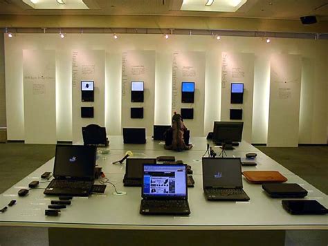 日本ibm、thinkpad誕生10周年記念デザイン展覧会を都内でも開催