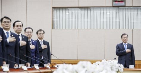 文대통령 첫 국정원 업무보고 개혁법 연내처리해야종합