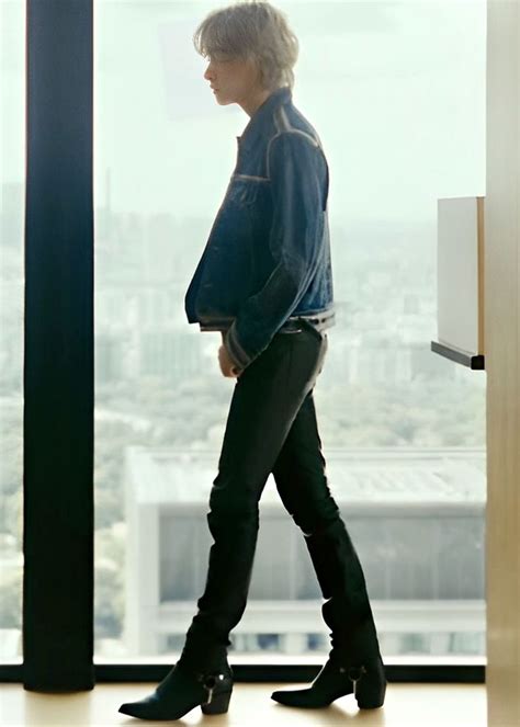 Kim Taehyung For Esquire Korea 230915 Kim Taehyung Taehyung Kim