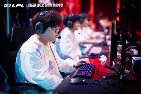 Blg赛后返图：bin瘫坐在电竞椅上 Xun若有所思 直播吧