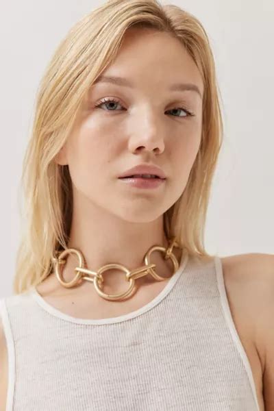 Robin Statement Chain Necklace Urban Outfitters