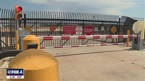 Man Rammed Gate After Crashing Into Police Vehicle Fox 4 Dallas Fort