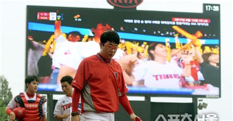 Ss포토 Kia 양현종 Nc전 앞두고 비장한 모습 Ss포토 Kia 양현종 Nc전 앞두고 비장한 모습