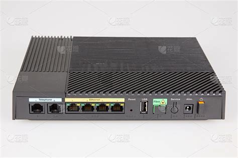 家里的无线网络路由器