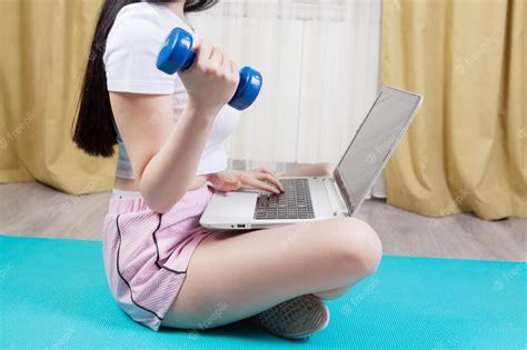 Premium Photo Sports Training Using The Internet