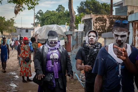 La Fiesta Vudú Del Día De Los Muertos Con Poca Participación Por La