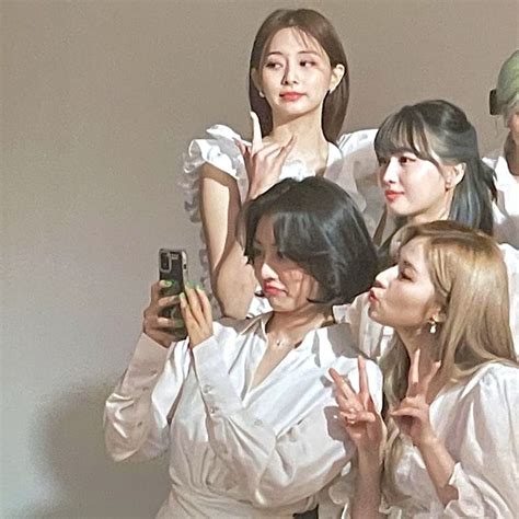 ୨୧ Forever girl Cute girl face Kpop girl groups