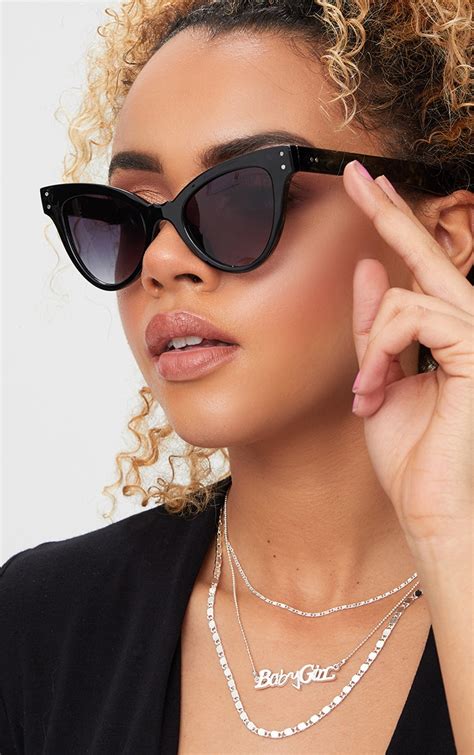 Black Acrylic Cat Eye Sunglasses Prettylittlething Ie