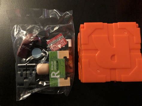 Roblox Series 6~ Roblox History Museum Sales Staff W Code~code Only
