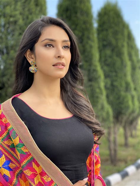 Navneet Kaur Dhillon Phone Wallpapers Wallpaper Cave