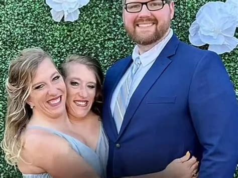 Man Who Married Conjoined Twin Abby Hensel Hit With Paternity Lawsuit