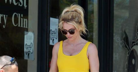 Britney Spears Visits Tanning Salon Photos