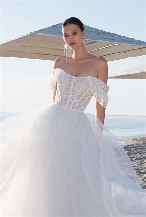 Stunning Off Shoulder Wedding Gown Harems Brides