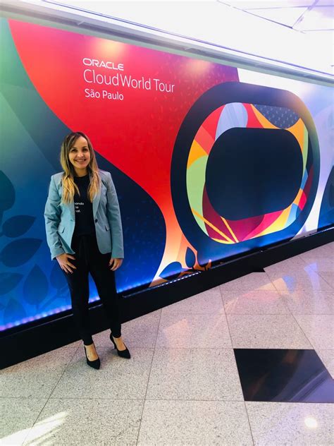 Oracle Cloudworld Tour 2024 Taking Education Grupo Taking Gisele Vieira