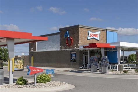 Sonic Drive In Fast Food Location Sonic Is A Drive In Restaurant Chain