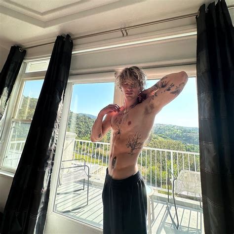 Vinnie Hacker Hacker Hacker Aesthetic Just Beautiful Men
