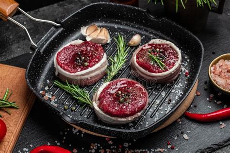 Beef Medallions Wrapped In Bacon In Pan Restaurant Menu Dieting