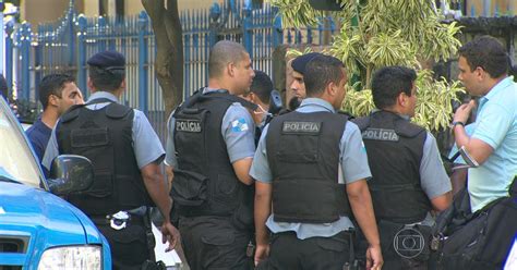 G1 Policiamento é Reforçado No Morro Dos Macacos No Rio Após