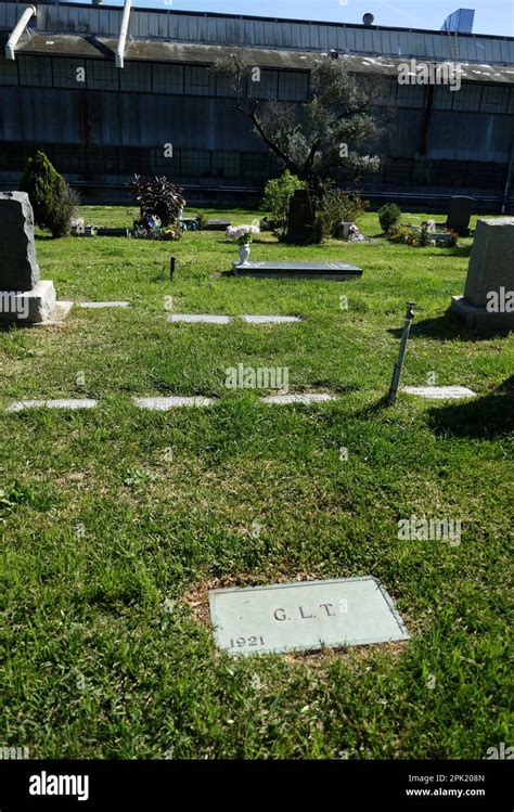 Los Angeles California Usa 4th April 2023 Actordirector George Loane Tuckers Grave At