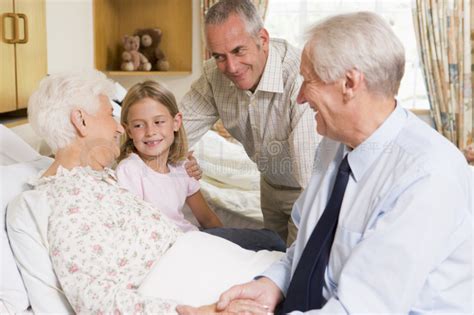 家庭高清图片 温馨家庭聚会 温馨家庭聚会图片免费下载 5150689181 千图网pro