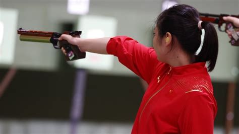 第7金！中国射击组合逆转夺冠创历史 女枪手最后2枪超神凤凰网