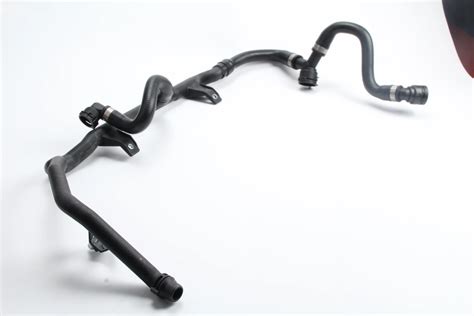 Auto Lower Radiator Coolant Tube Hose Pipe For Bmw 325i Oem 17127548224