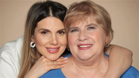 I M Finally Doing My Mom S Makeup Ali Andreea Youtube