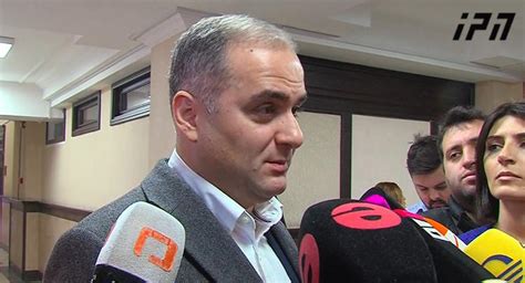 თეიმურაზ წიქვაძე მას შემდეგ რაც ბრალდებულმა ბაჩიაშვილმა დასვა შეკითხვები ეროვნული ბანკის