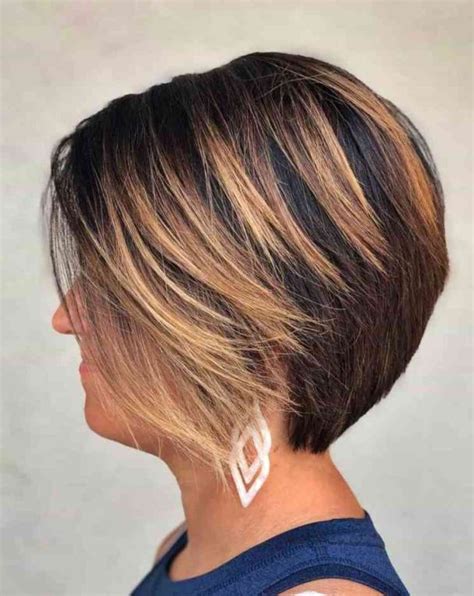 20 Stylish Older Women Prove The Modern Pixie Cut Is Timeless
