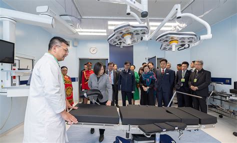0907 「邦誼同慶．合作永續之旅」總統參觀史京政府醫院 President Tsai Visits Mbaban Flickr