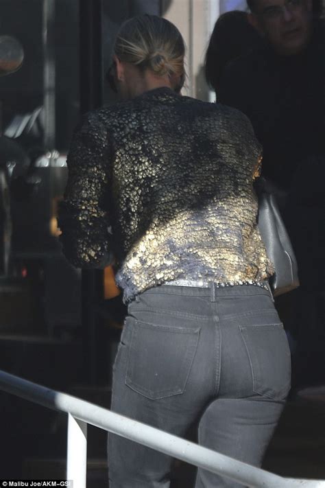 Maria Sharapova Wears Shimmering Sequinned Top As She Hits The Shops Daily Mail Online