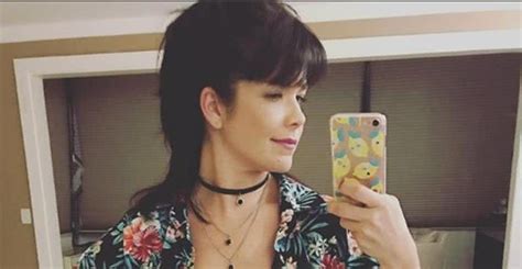 Aos anos Samara Felippo desabafa em foto de biquíni