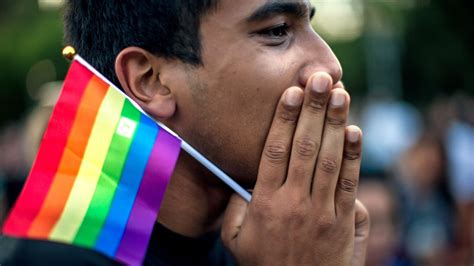 Transgender People Can Still Serve For Now U S Military Says The