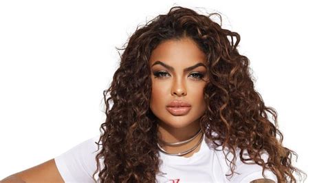 Especialista Desmistifica Preenchimento De Ex Bbb Paula Freitas IstoÉ Independente