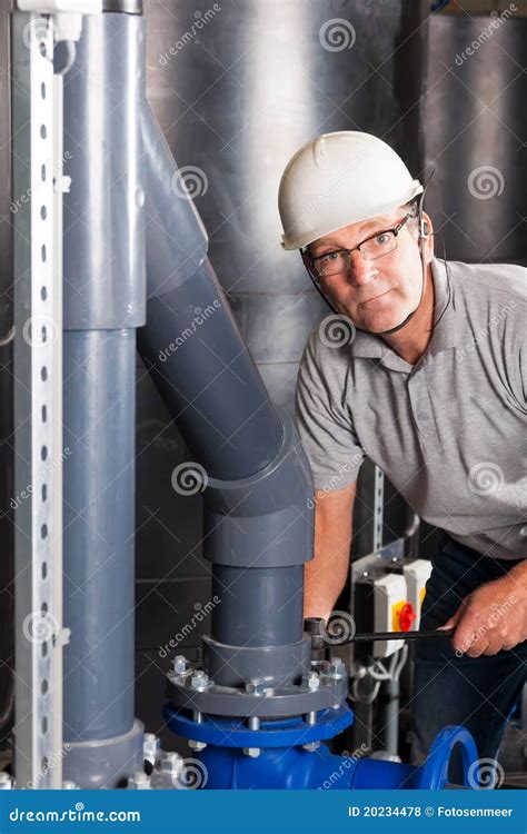 Happy Engineer Team Portrait Thumbs Up Enjoy Working Together In Modern