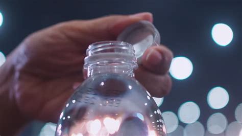 19 Twist Open Bottle Stock Videos Footage And 4k Video Clips Getty Images