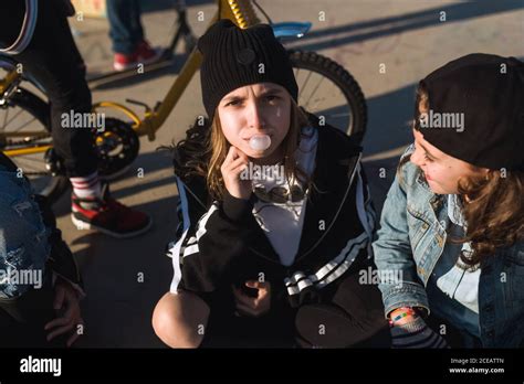 Girl Making Gum Bubble Hi Res Stock Photography And Images Alamy