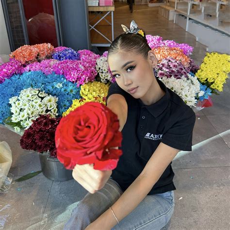 Азхур Мартын цэцгүүд буулаа 🥰 Мартын 8 нд зориулсан бүх багцуудад 1 ширхэг баглаа цэцэг бэлэг