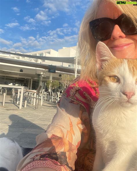 Sally Lindsay Wiki Biography Age Gallery Spouse And More