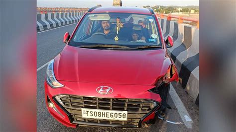 Road Accident జోగులాంబ జిల్లాలో ఘోర రోడ్డు ప్రమాదంకారు ఢీ కొని