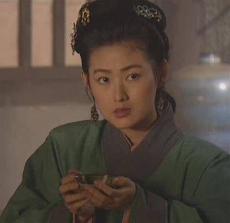 46歲的王思懿與昔日的風情萬種媚態十足的「潘金蓮」判若兩人 每日頭條