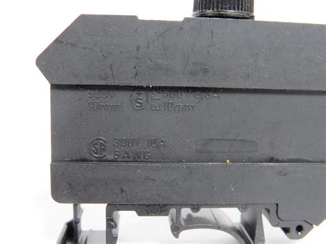Phoenix Contact Uk10 Drehsi Terminal Block 10a 300v 6awg 6 3a 6 3x32 Fuse Used Industrial