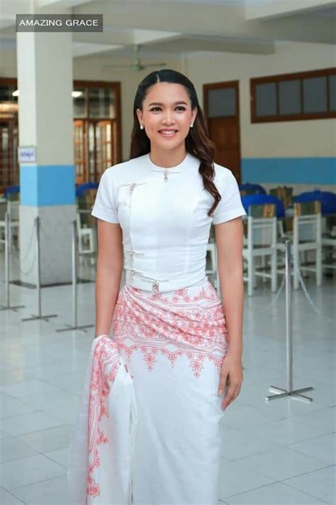 မောင်မောင်အေးရဲ့ မင်္ဂလာဦးညမှာ လက်သီးလက်မောင်း တန်းပြီး ခဲဖိုးတောင