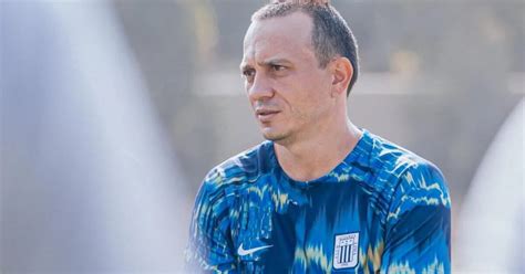 La continuidad de Alejandro Restrepo en Alianza Lima pende de un hilo Qué partido marcaría su