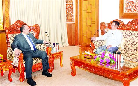 ဒုတိယဝန်ကြီးချုပ်နှင့် ပြည်ထောင်စုဝန်ကြီးဦးသန်းဆွေ အာရပ်စော်ဘွားများ ပြည်ထောင်စုနိုင်ငံ ယူအေအီး