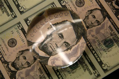 Dólar à Vista Fecha Perto Da Estabilidade à Espera Do Arcabouço Fiscal