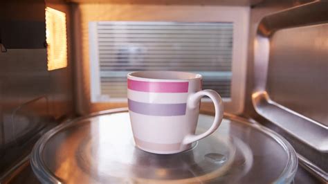 Qué tan malo es calentar la comida en el microondas Infobae