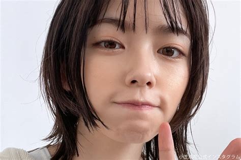 小芝風花、久々の黒髪に「めっちゃ似合う」の声 金髪からの変化に反響 Sirabee