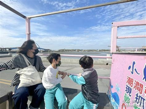 【彰化景點】小鯨魚採蚵車 王功採蚵體驗挖蛤蠣、鮮蚵無限吃到飽！乘坐鐵牛車遊沙地、潮間帶。彰化親子景點旅遊walkerland窩客島